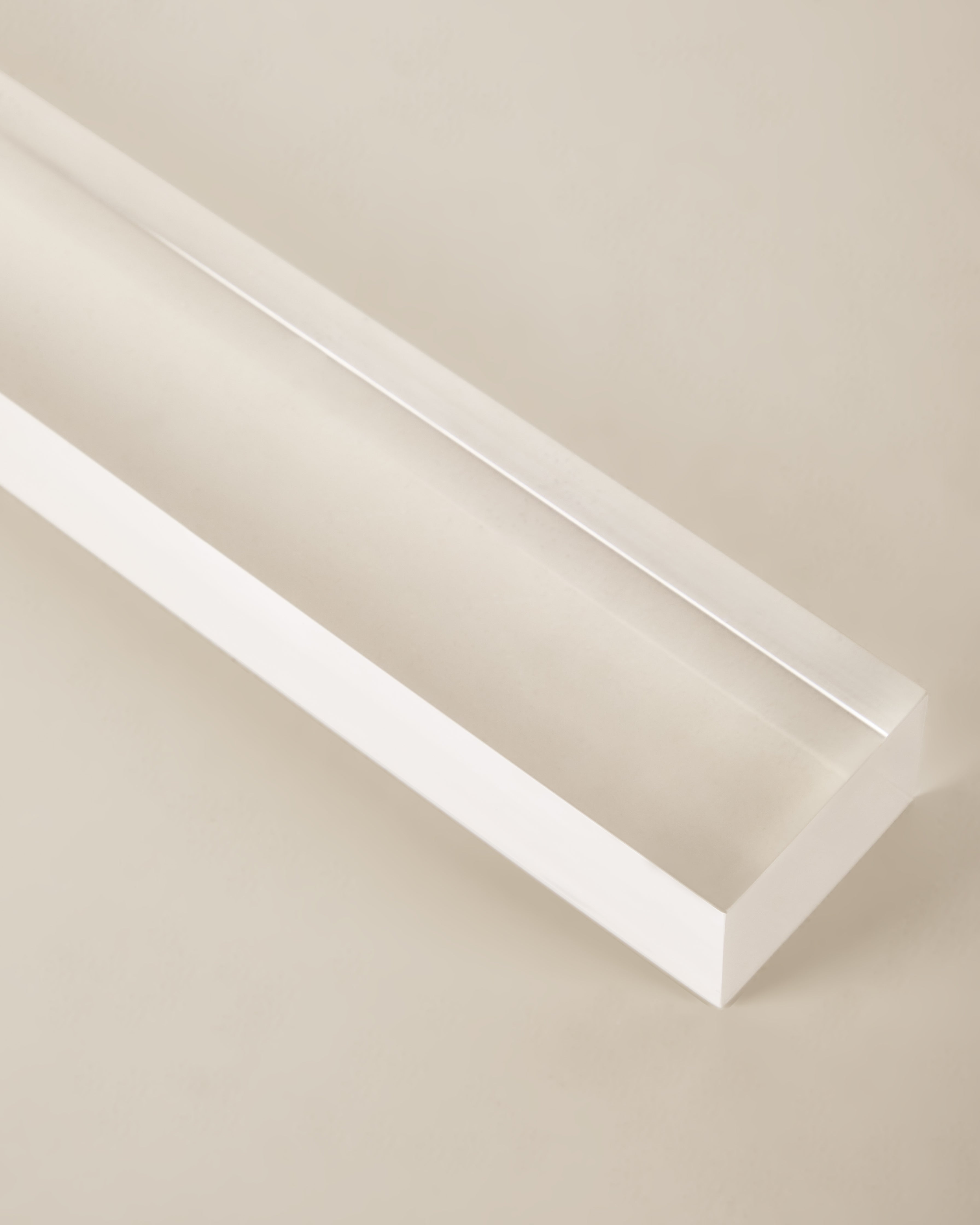 Acrylic slab – L ' AFSHAR studio